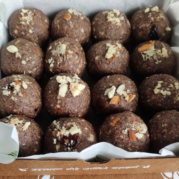 Ragi Laddoos With Dates (1 Kg) - Earthpoorna